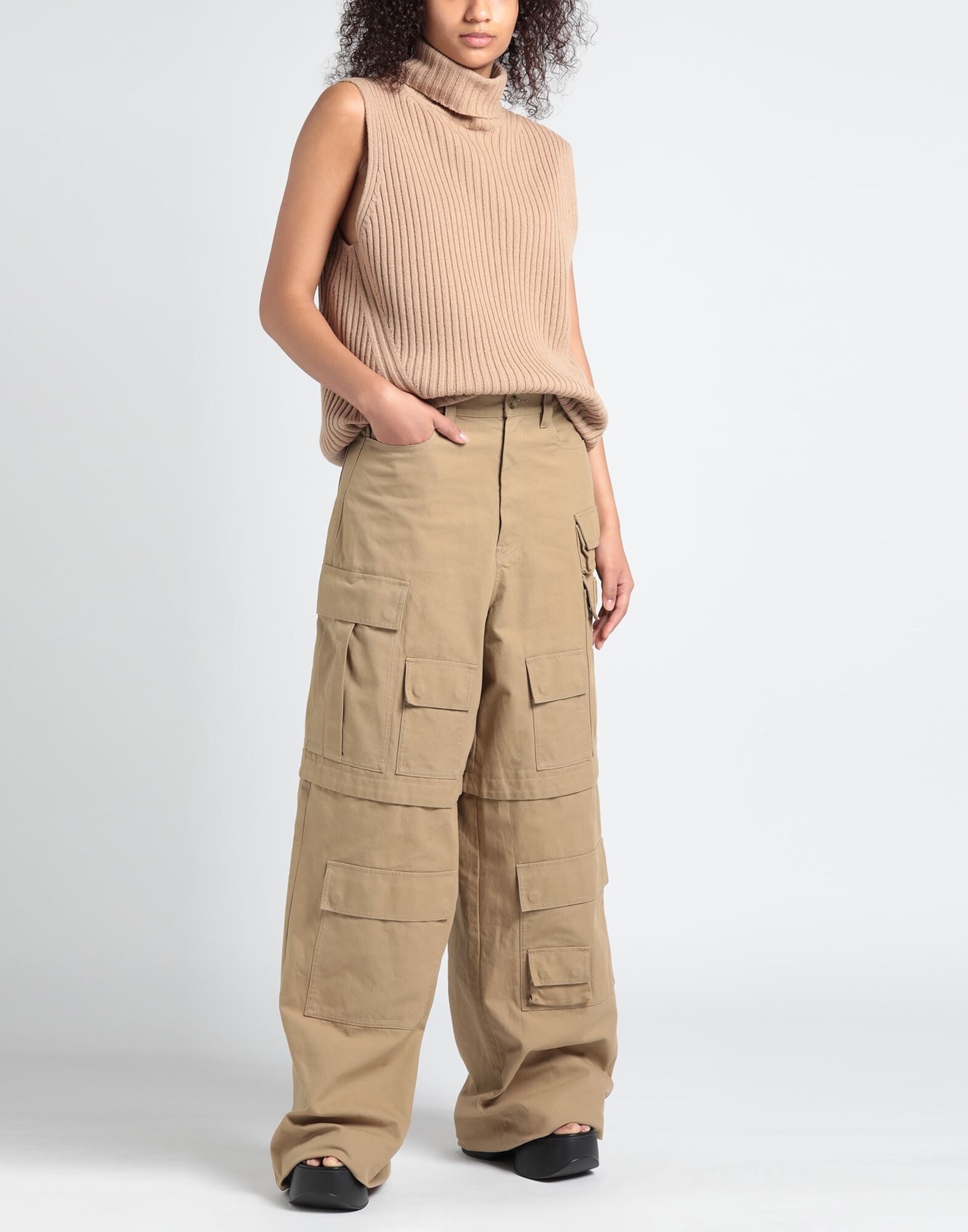 Saldi moda: abbigliamento femminile fino al -80% | YOOX